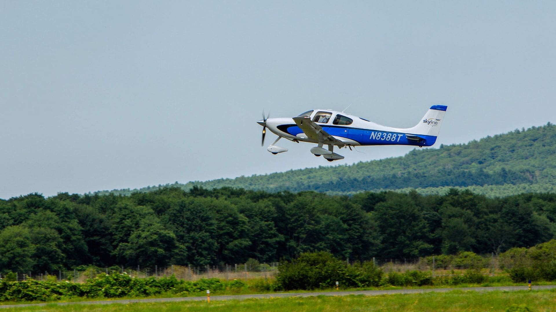 Air Taxi Shuttle Flight Services for Business Travel & Leisure